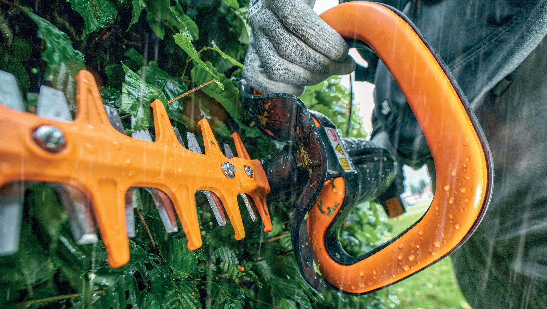 Hedge Trimmer - Helion 3 - Trim fast with Pellenc Battery Power